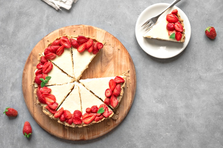 Recept : Veganský tvarohový dort se sezónním ovocem | ReceptyOnLine.cz ...