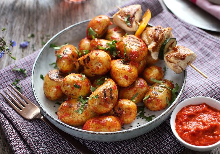 Recept : Nové brambory s Ajvarem | ReceptyOnLine.cz - kuchařka, recepty ...